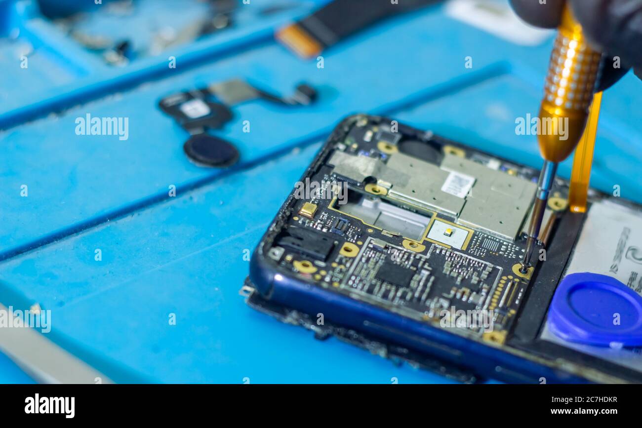 Mobile phone circuit board factory hi-res stock photography and images ...