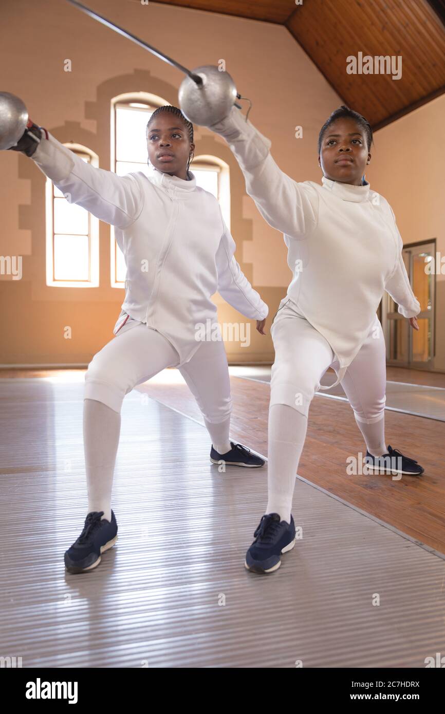 Two people fencing hi-res stock photography and images - Alamy