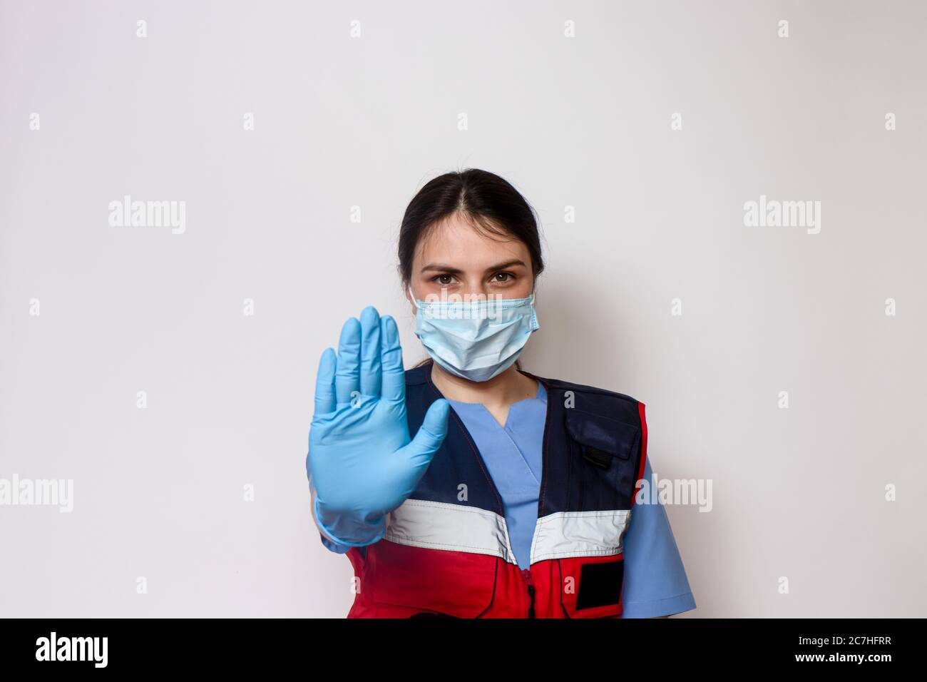 Hospital emergency trauma center entrance sign hi-res stock photography ...