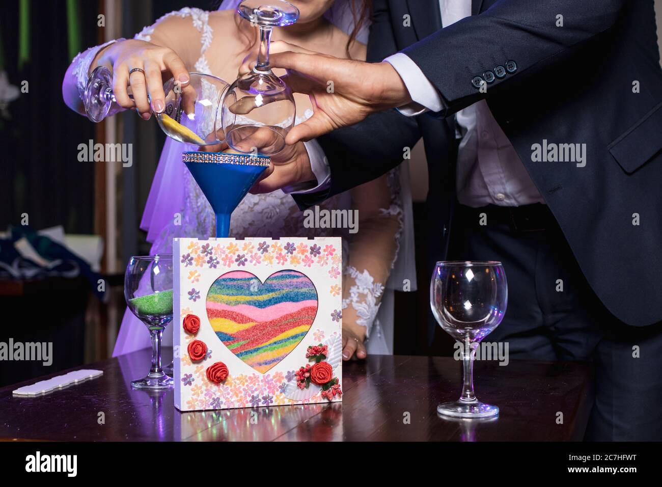 Sand ceremony at a wedding party. Wedding day Stock Photo - Alamy