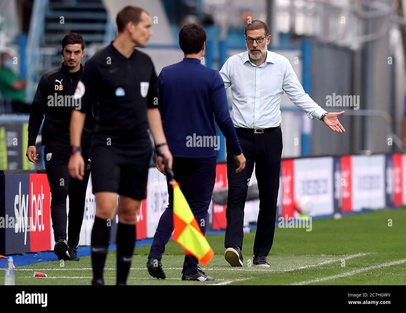 West Bromwich Albion manager Slaven Bilic gestures towards Huddersfield ...