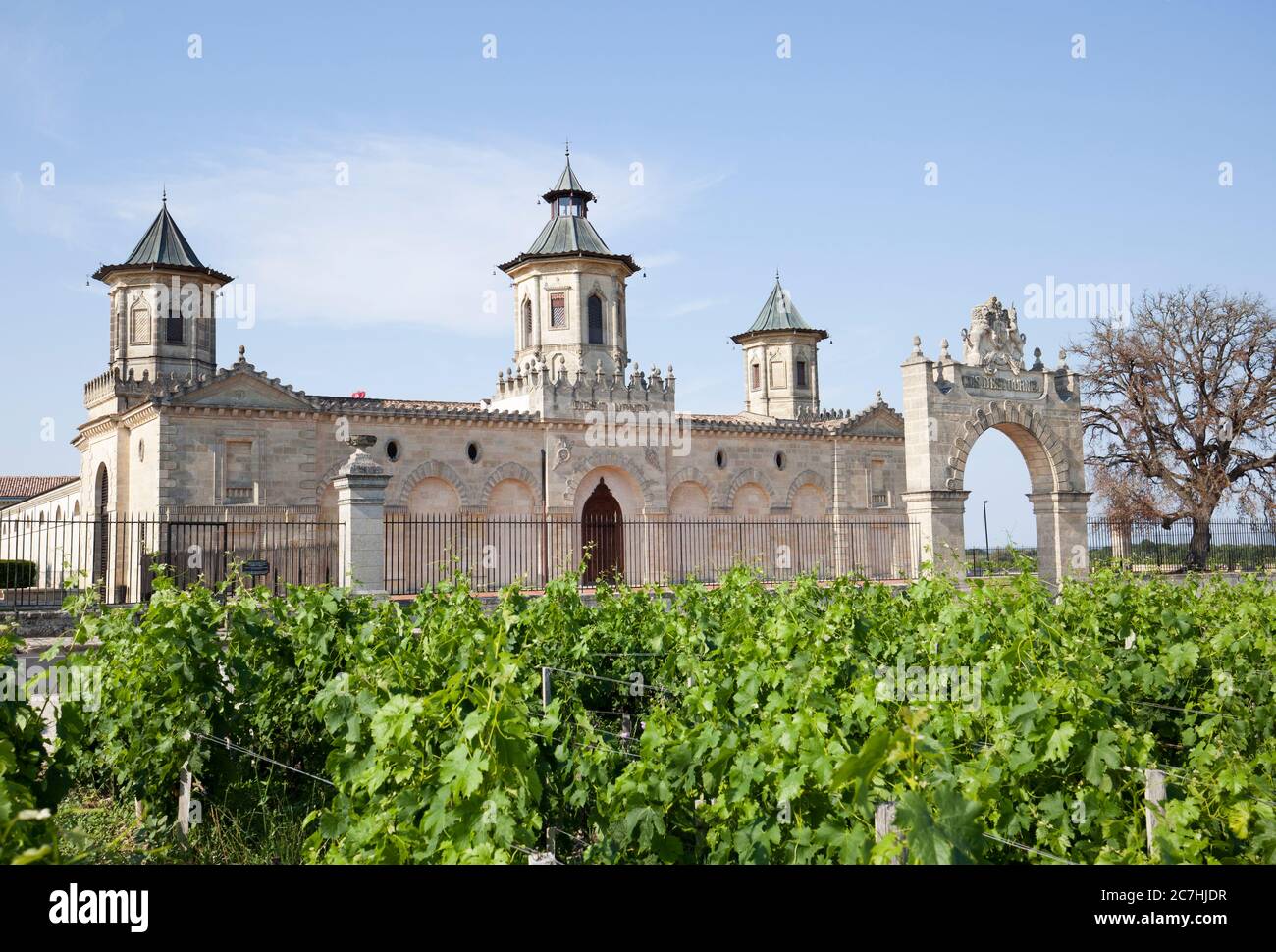 Medoc chateau hi-res stock photography and images - Alamy