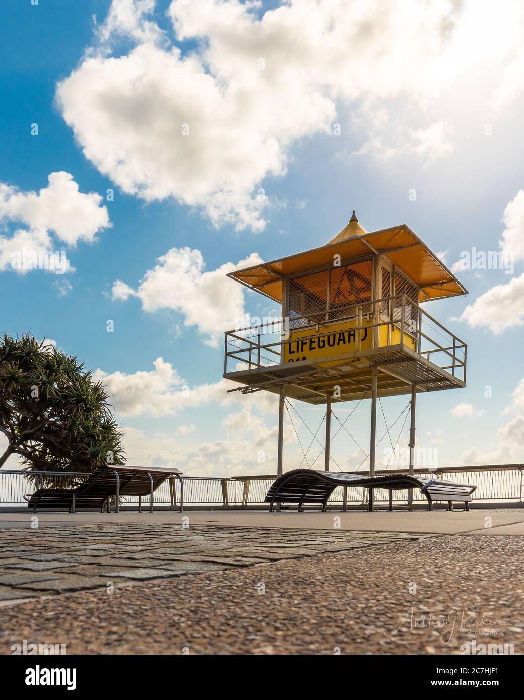 A lifeguard booth hi-res stock photography and images - Alamy
