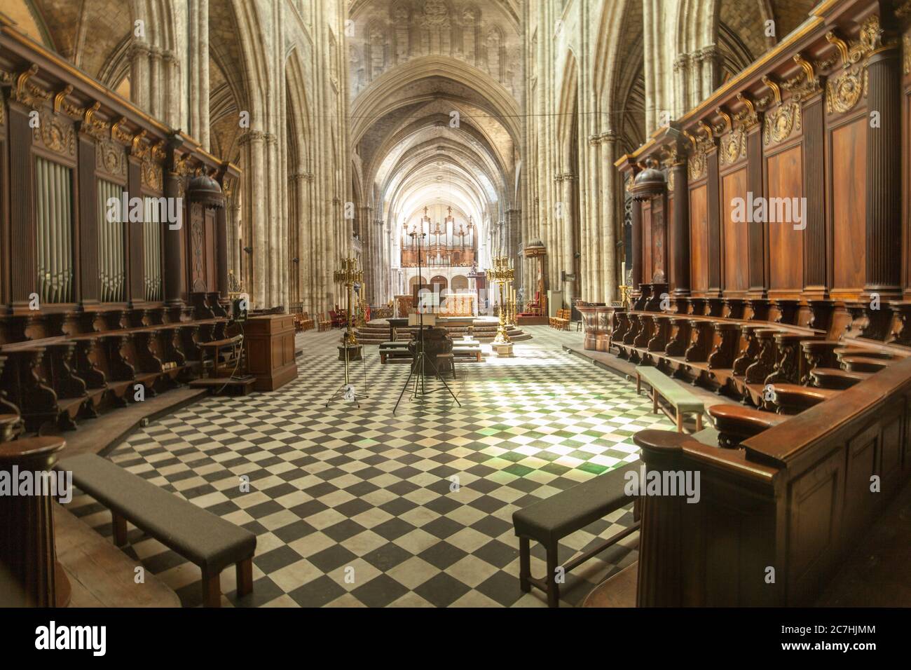 Bordeaux cathedral interior hi-res stock photography and images - Alamy
