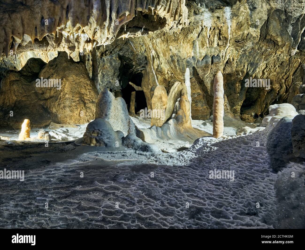 Cave, stalactites, stalactites, stalagmites, limestone, sinter terraces ...