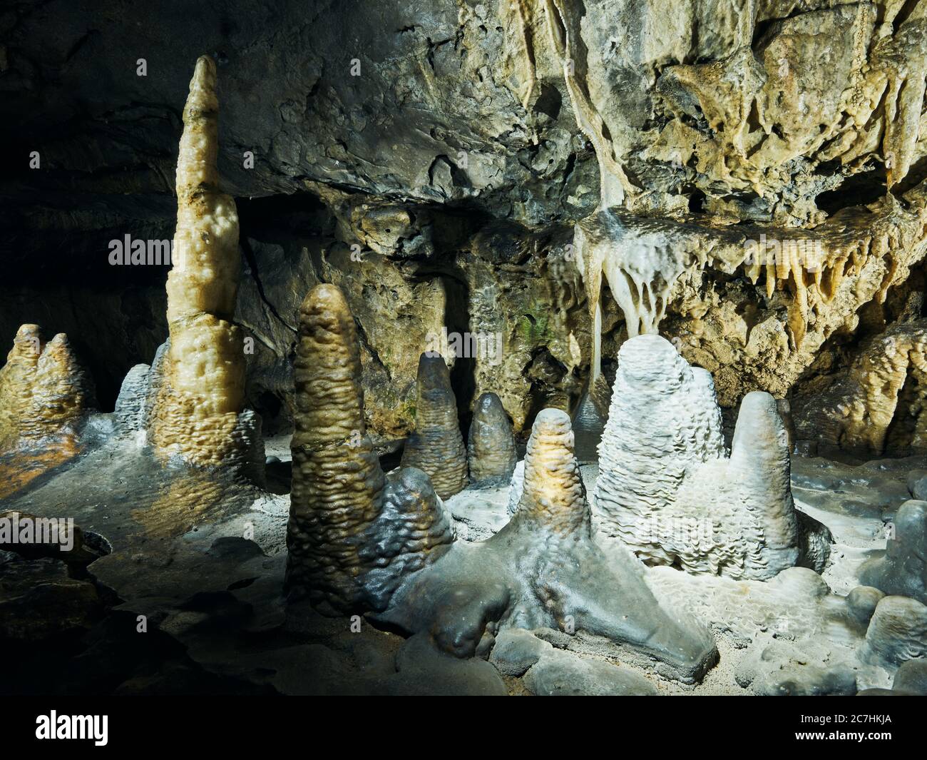 Cave, stalactites, stalactites, stalagmites, limestone, sinter terraces ...