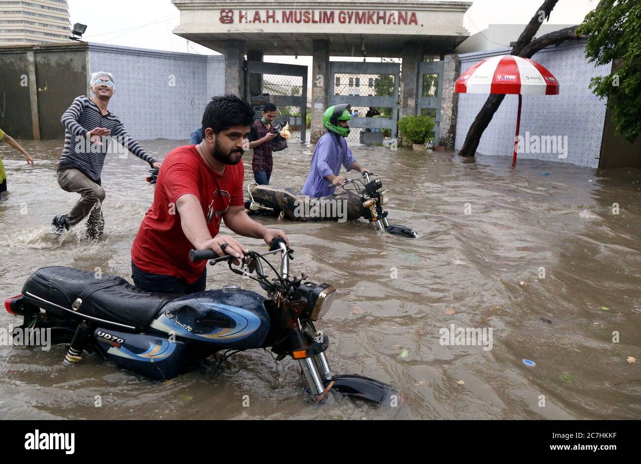Pakistan transportation system hi-res stock photography and images - Alamy