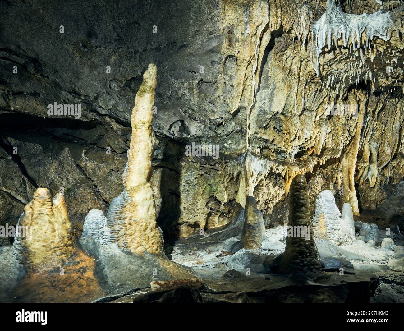 Cave, stalactites, stalactites, stalagmites, limestone, sinter terraces ...