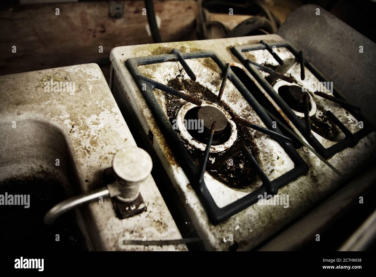 Old kitchen unit hi-res stock photography and images - Alamy