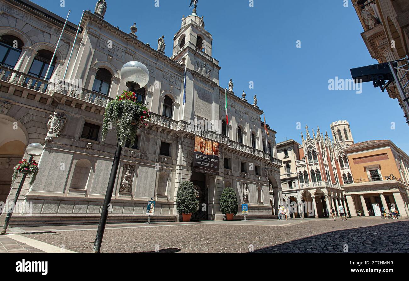 Garden of piazza cavour hi-res stock photography and images - Alamy