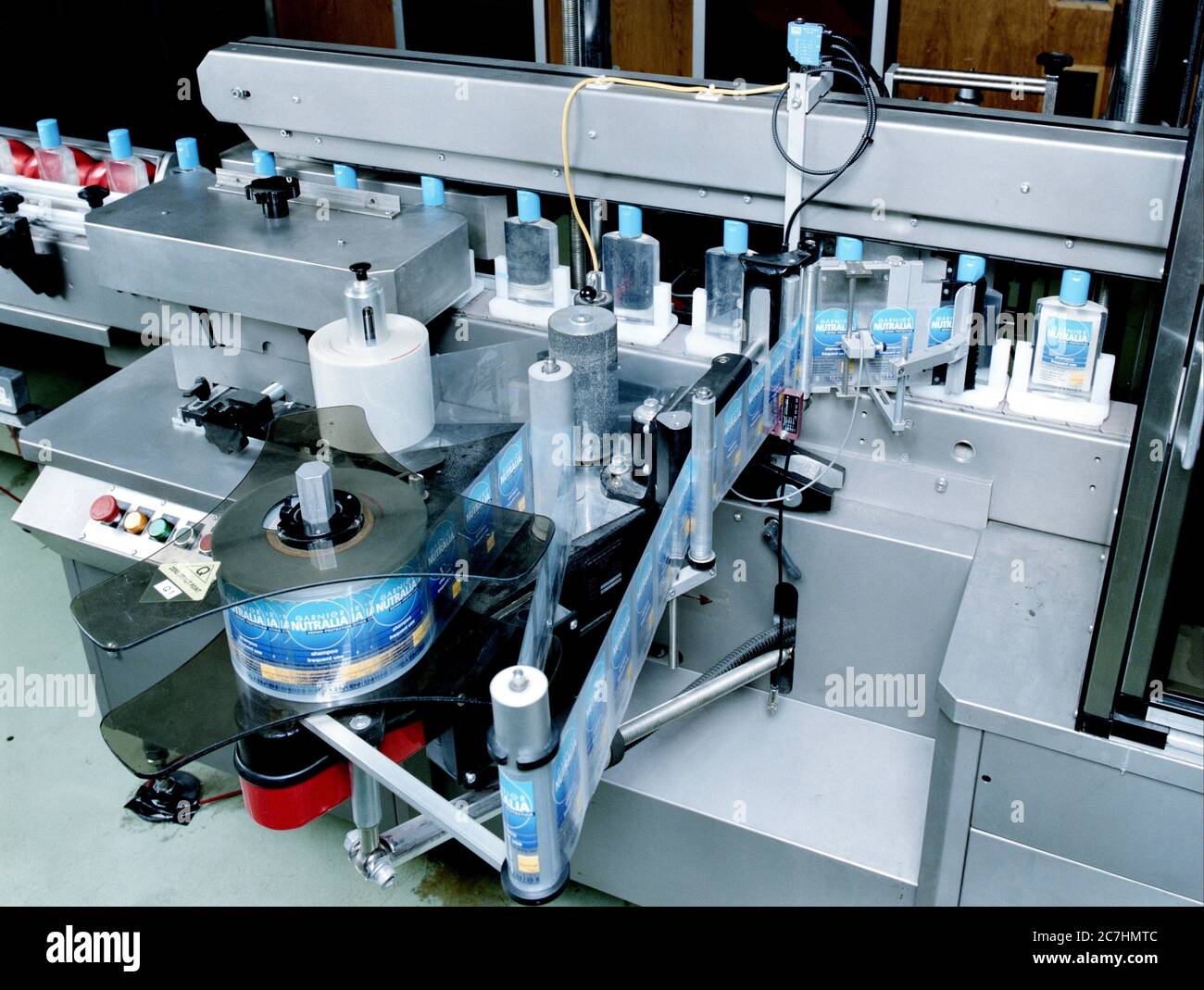 Bottle Labelling Machinery Stock Photo - Alamy