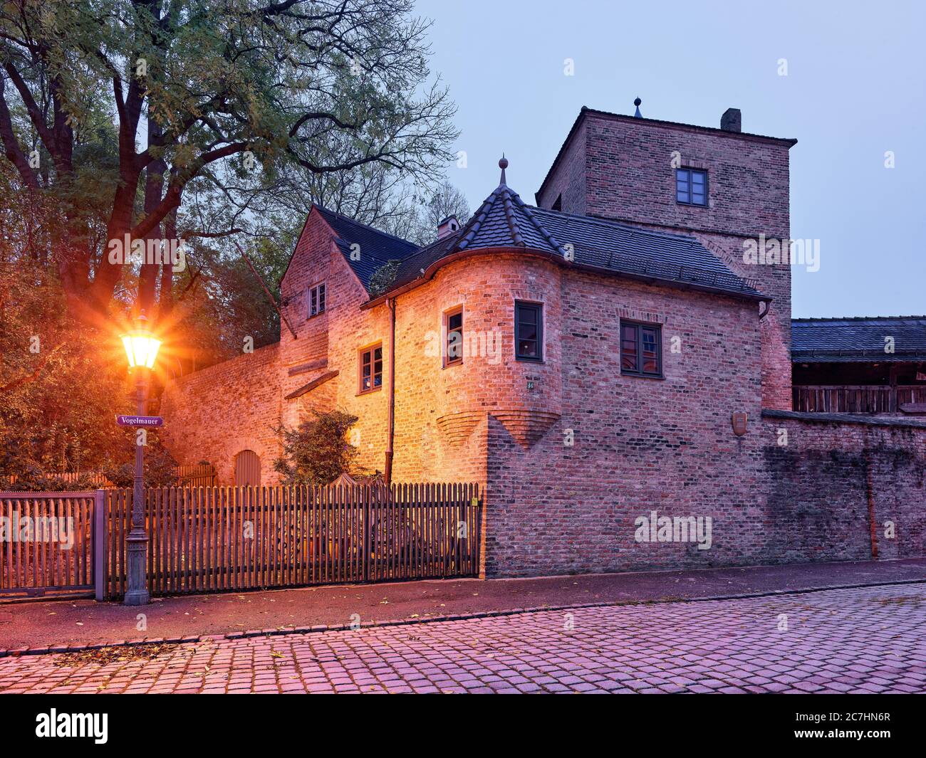 Ramparts, city walls, masonry, defensive tower, tower, brick tower ...