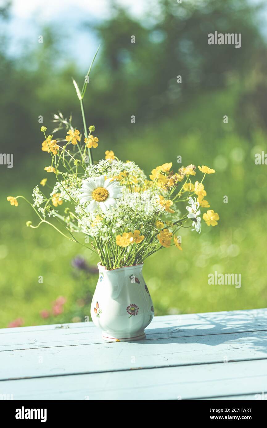 Garden group containers hi-res stock photography and images - Alamy