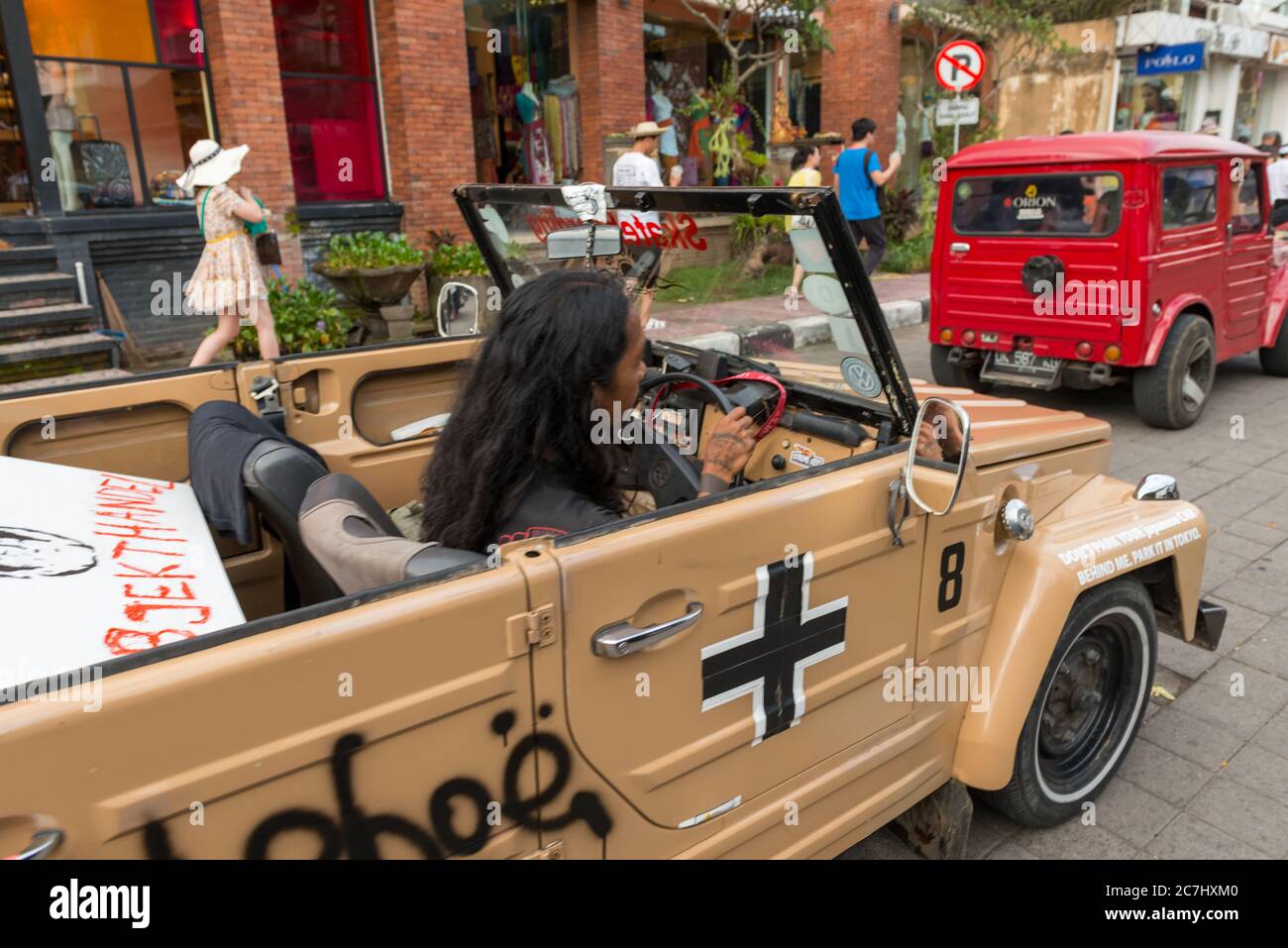Road traffic in Ubud Stock Photo - Alamy