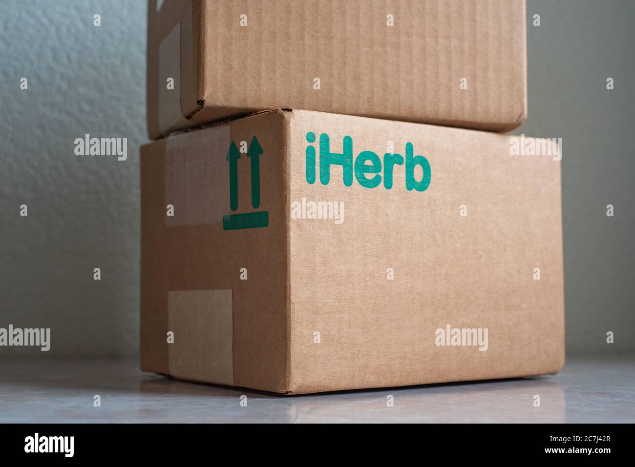 Iherb package hi-res stock photography and images - Alamy