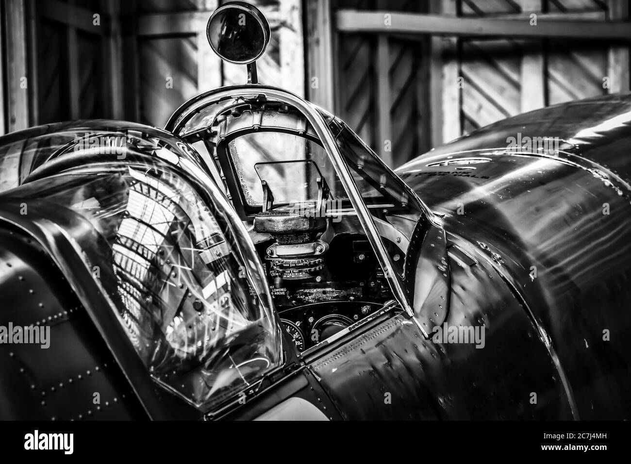 Spitfire cockpit hi-res stock photography and images - Alamy