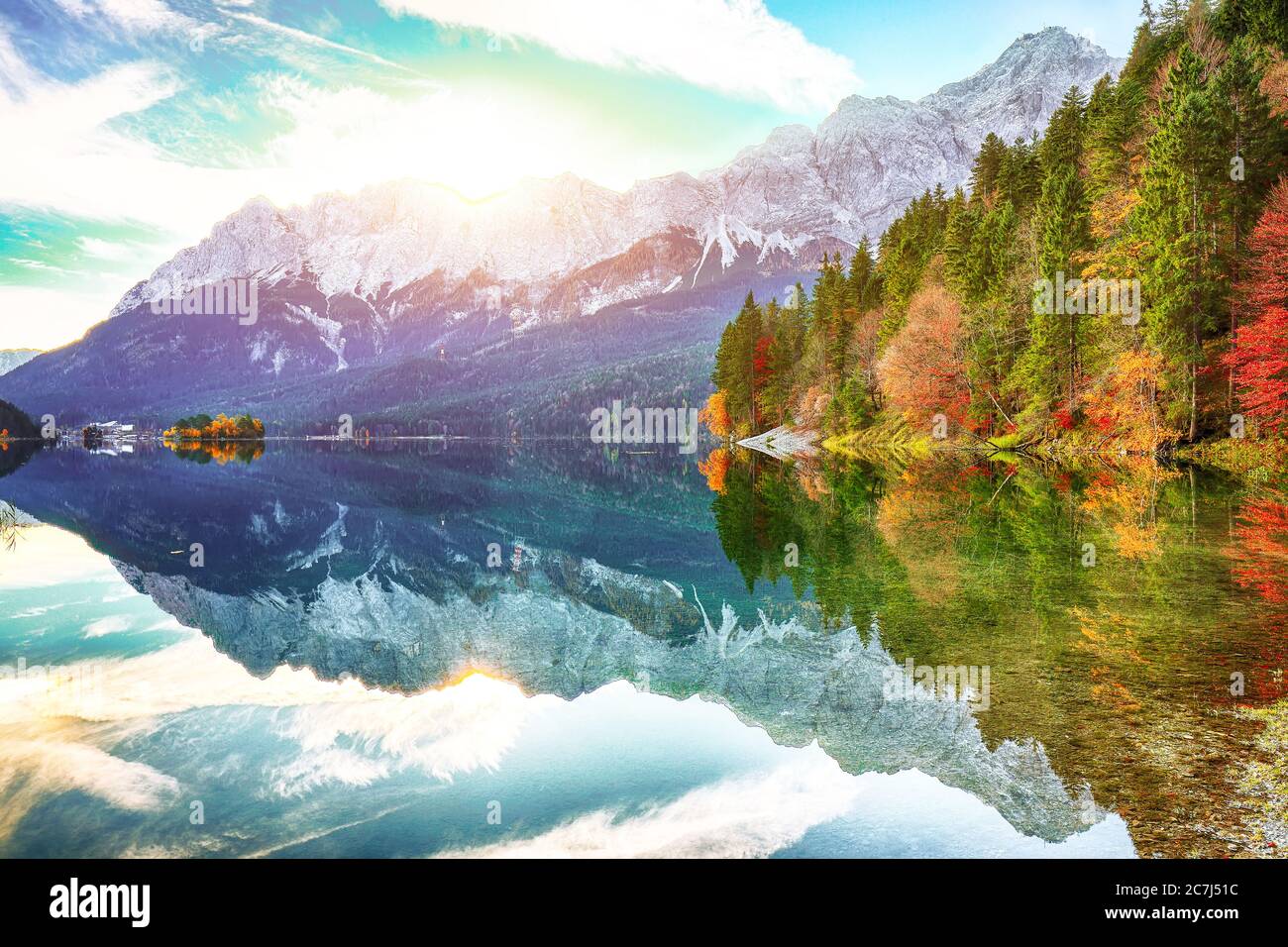 Faboulus autumn landscape of Eibsee Lake in front of Zugspitze summit ...