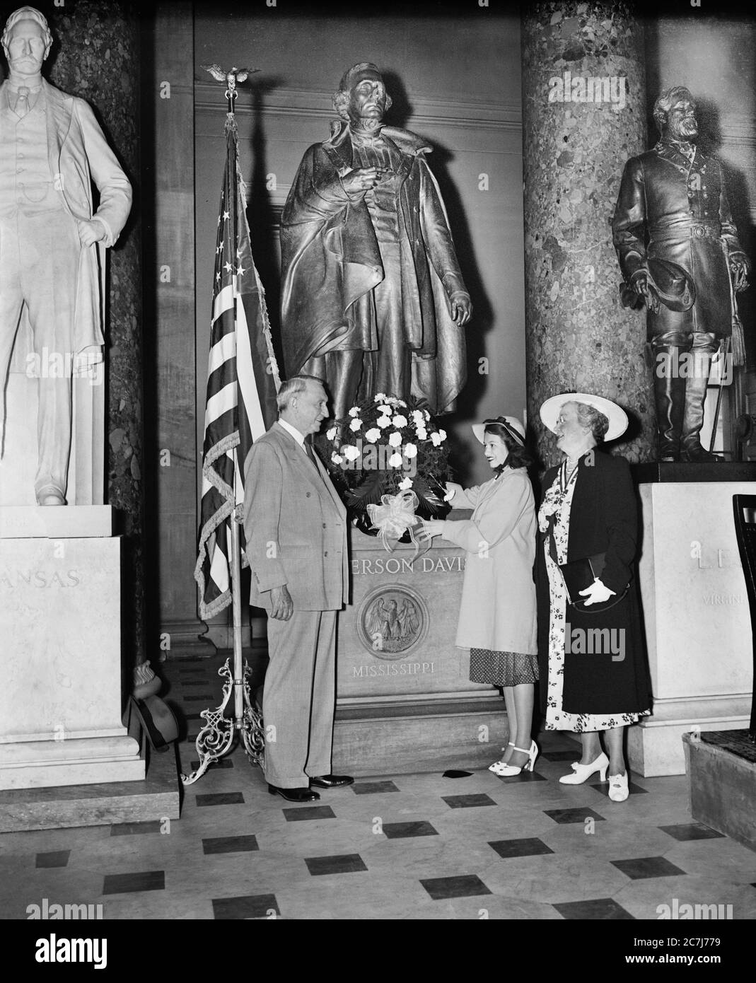 Davis statue Black and White Stock Photos & Images - Alamy