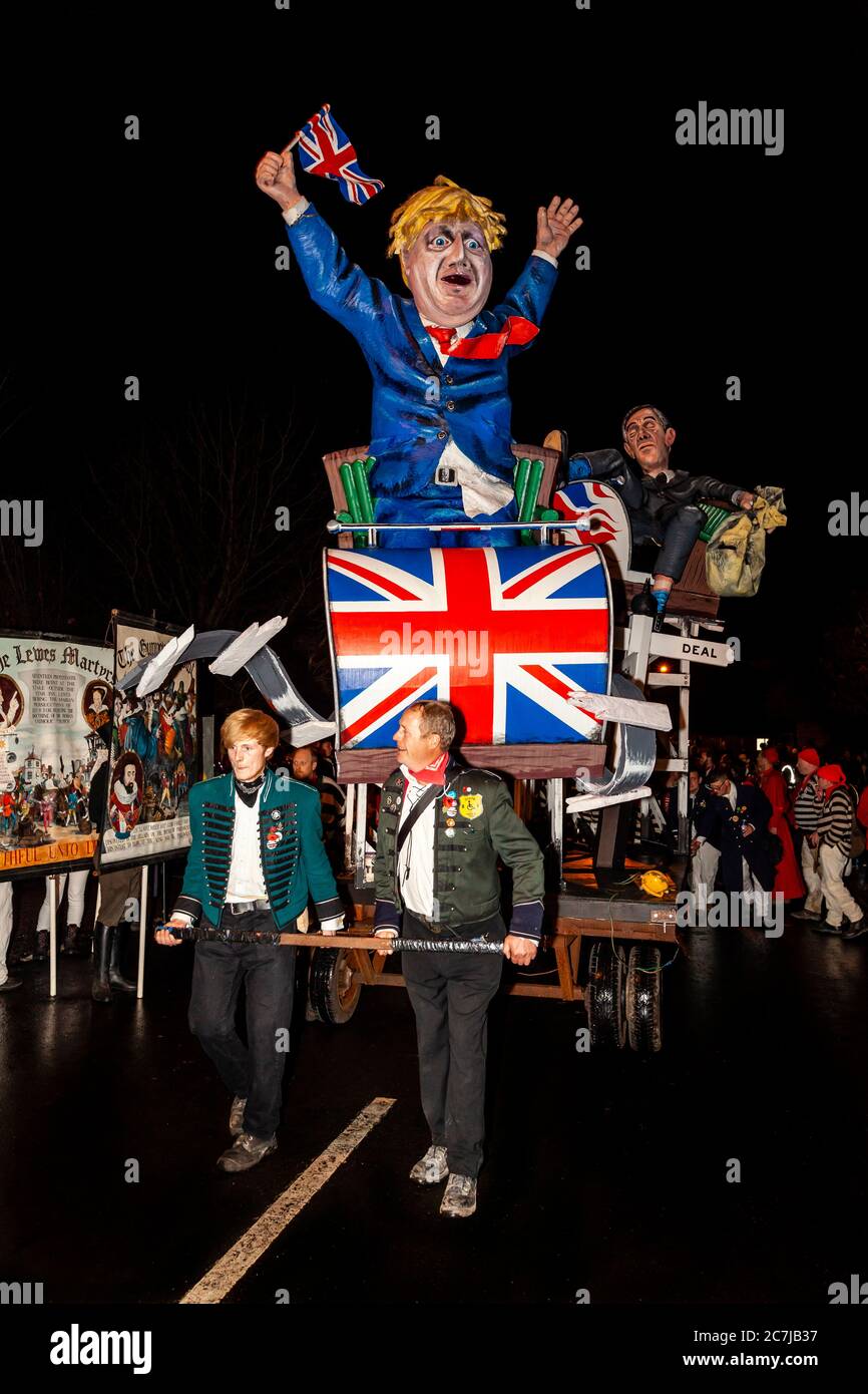 An effigy prime minister boris johnson hi-res stock photography and ...