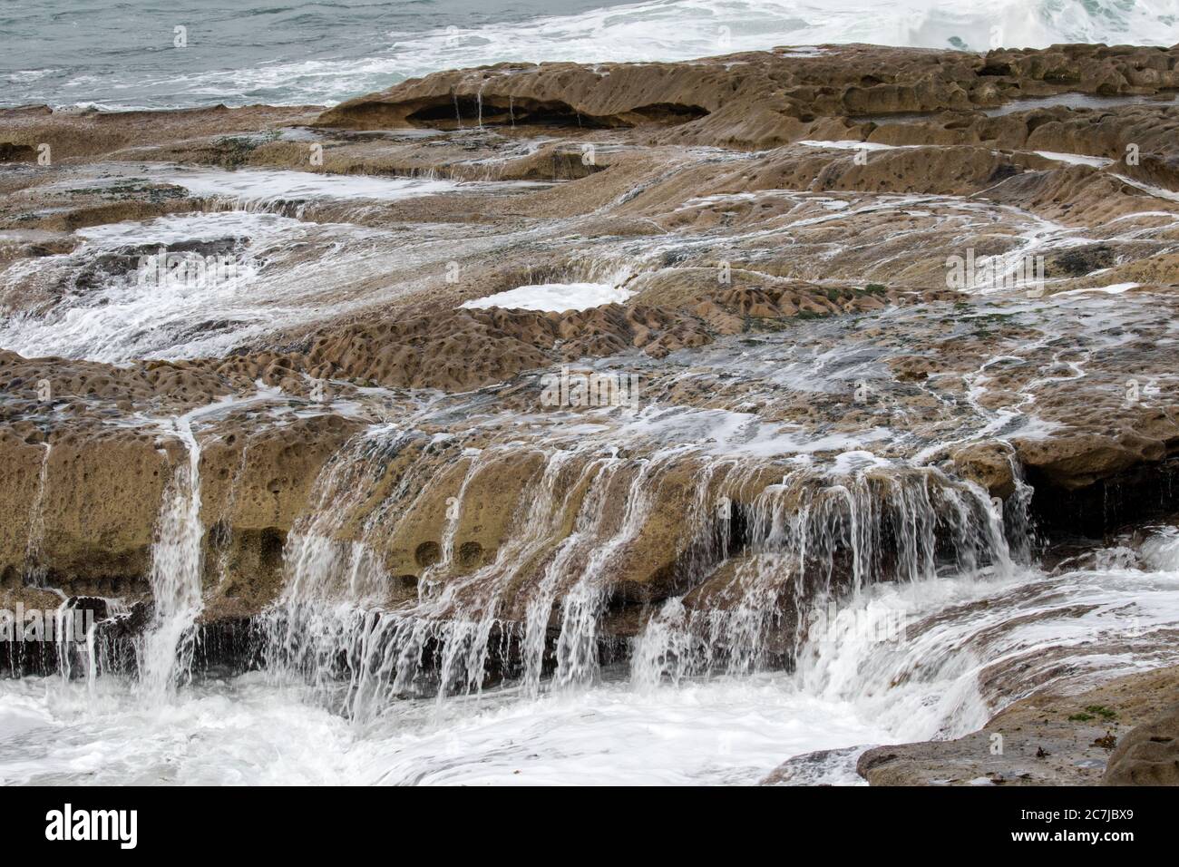 Rock platform hi-res stock photography and images - Alamy