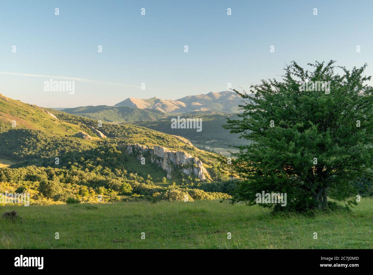 Hiking route through the Peña Tremaya. Palencia. Spain Stock Photo - Alamy