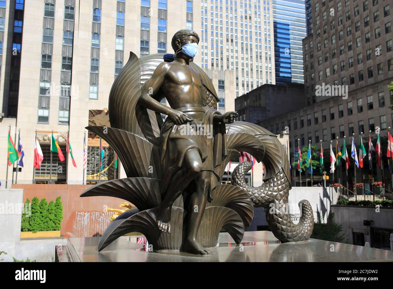 Mankind Figures (Maiden and Youth) Statue, Rockefeller Center Plaza ...
