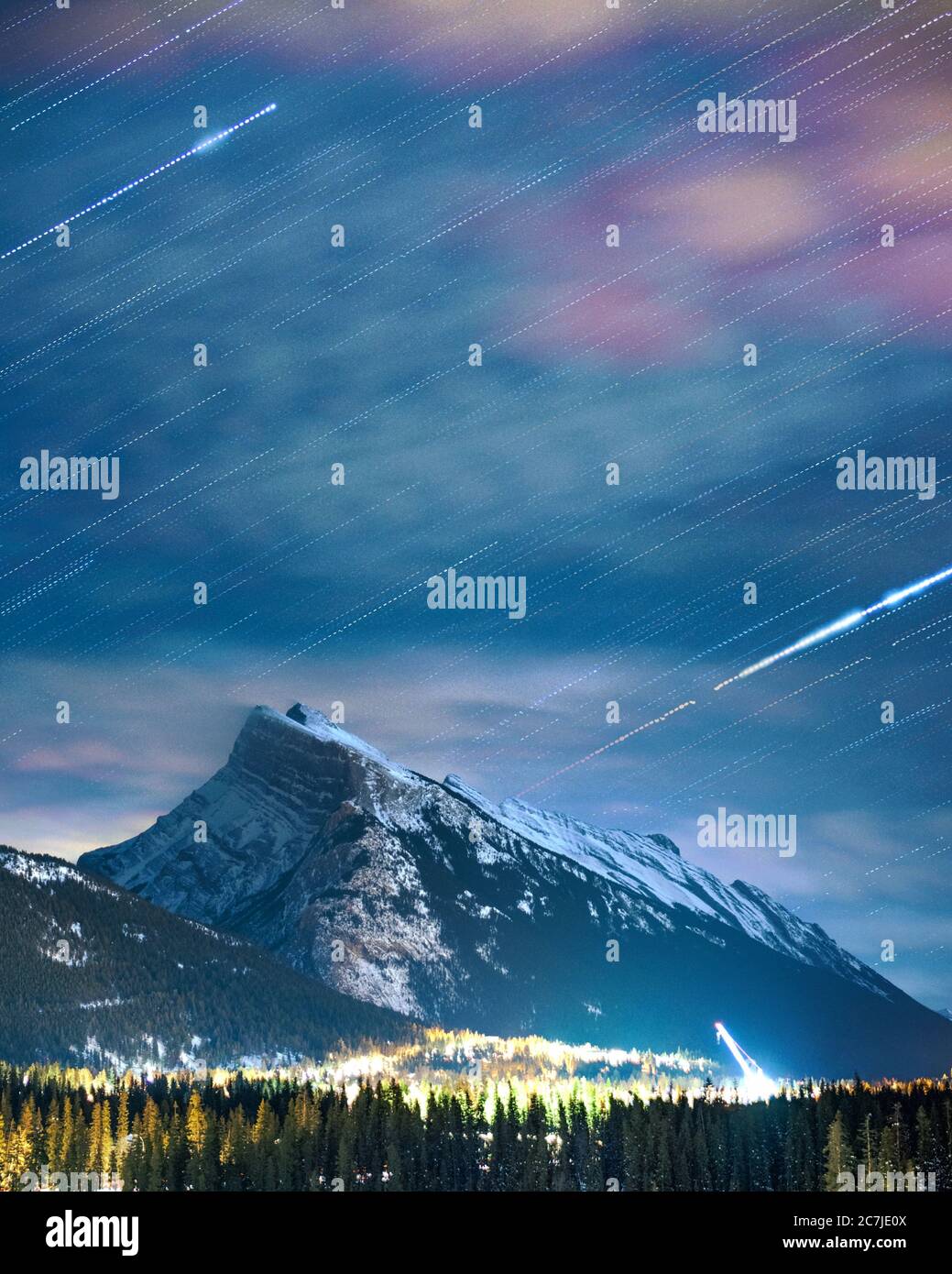 Beautiful sky linear clouds sunset hi-res stock photography and images ...