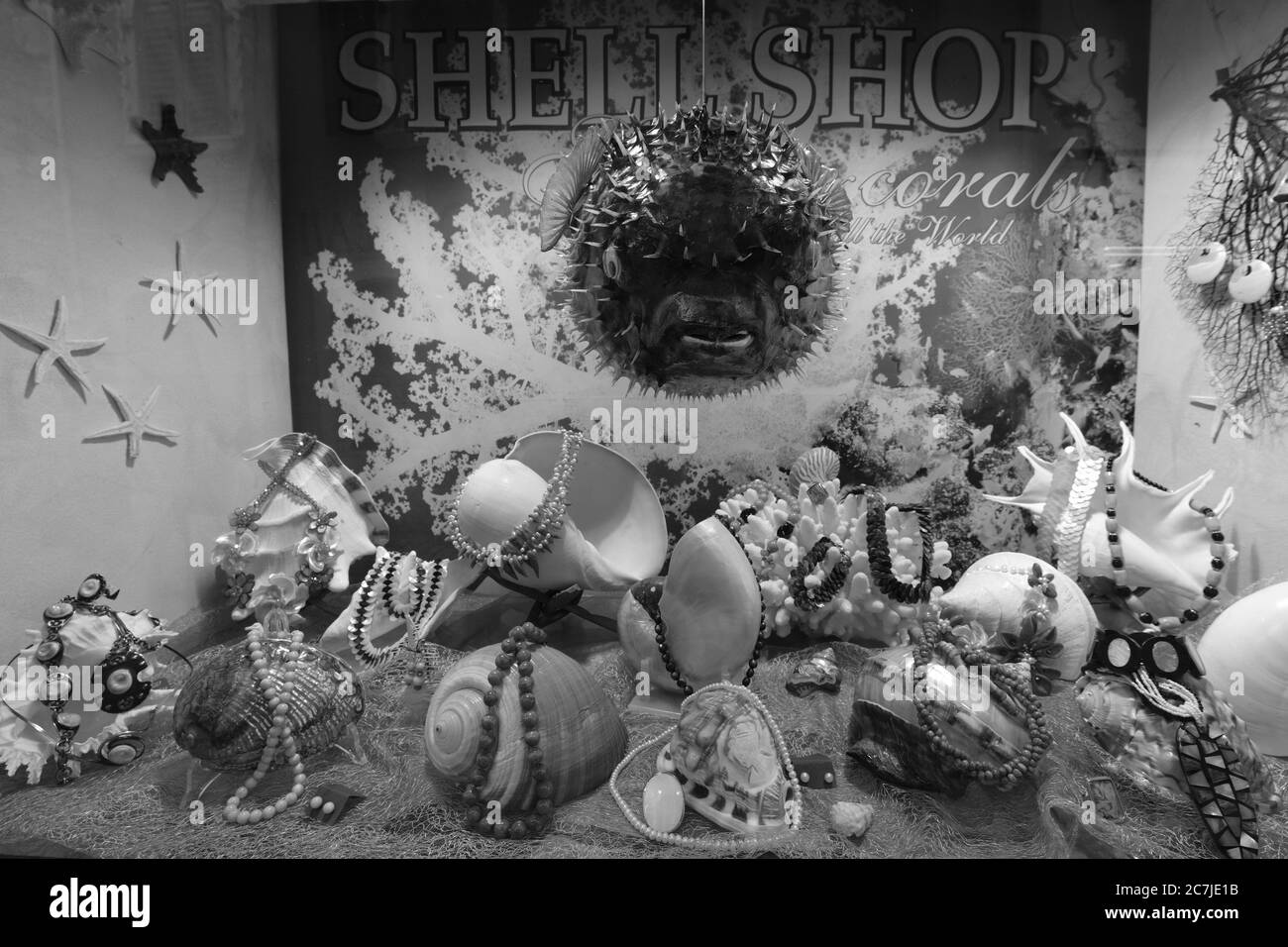 italyan realistic animal miniature statues, made from silver and gold ...