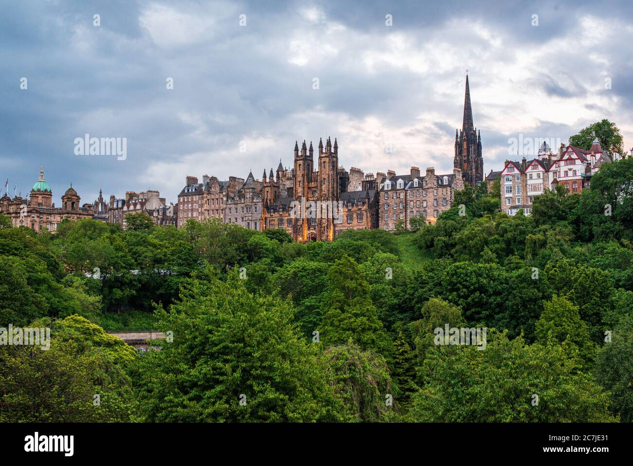 University edinburgh new college hi-res stock photography and images ...