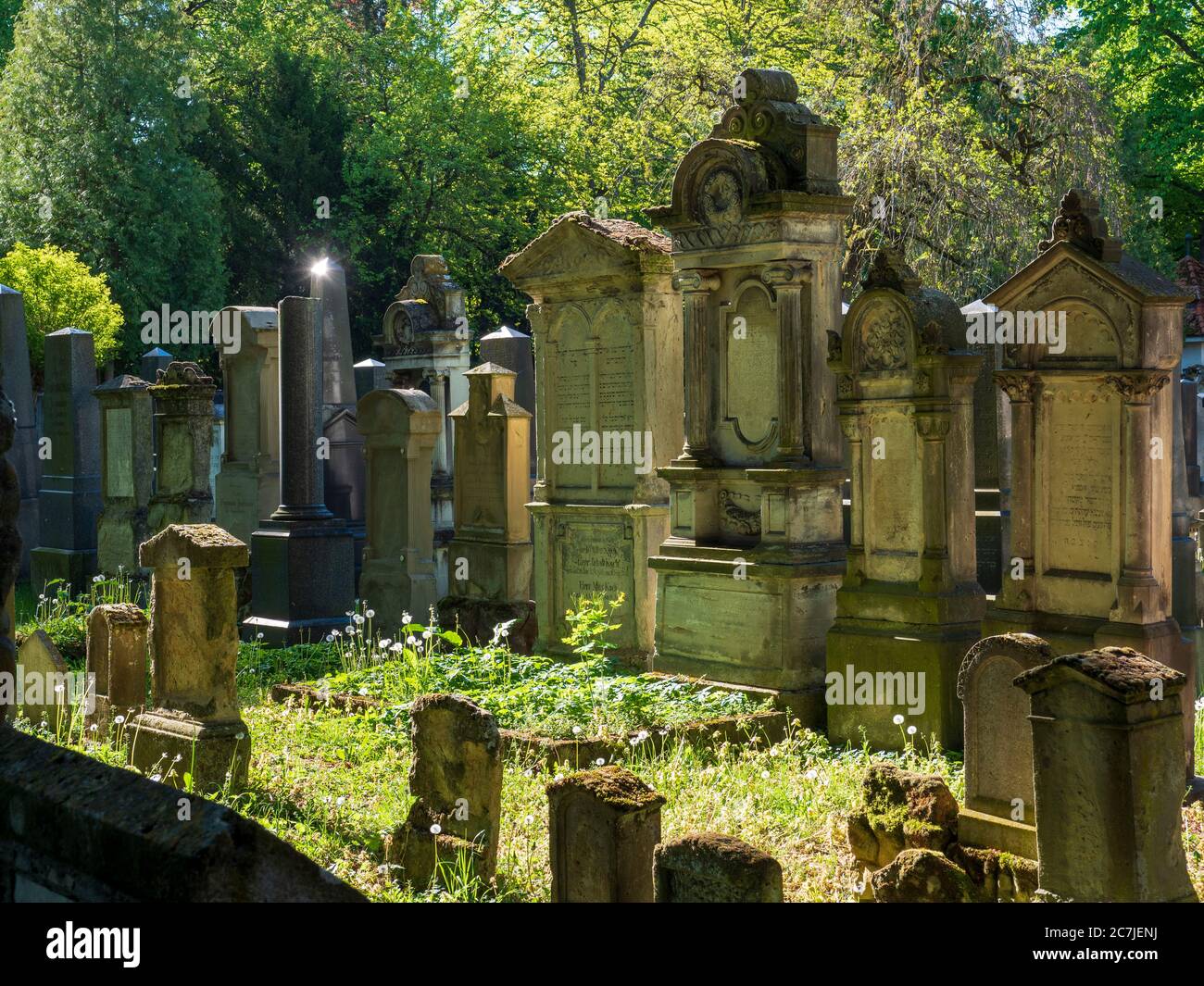 Jewish national cemetery hi-res stock photography and images - Alamy