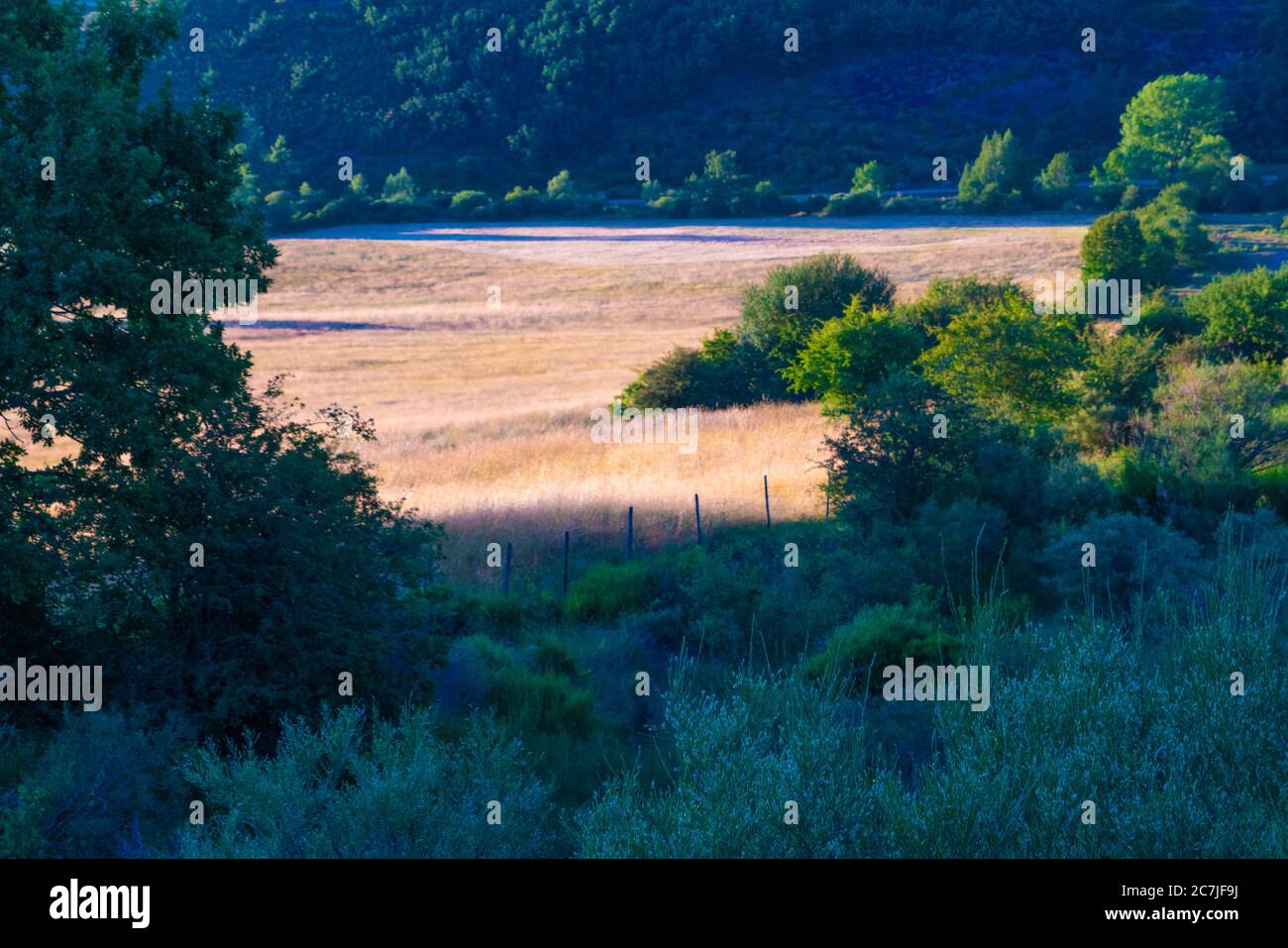 Hiking route through the Peña Tremaya. Palencia. Spain Stock Photo - Alamy
