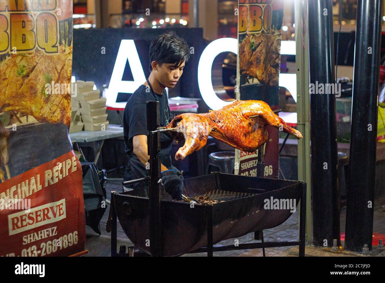 Nightmarket stall hi-res stock photography and images - Alamy