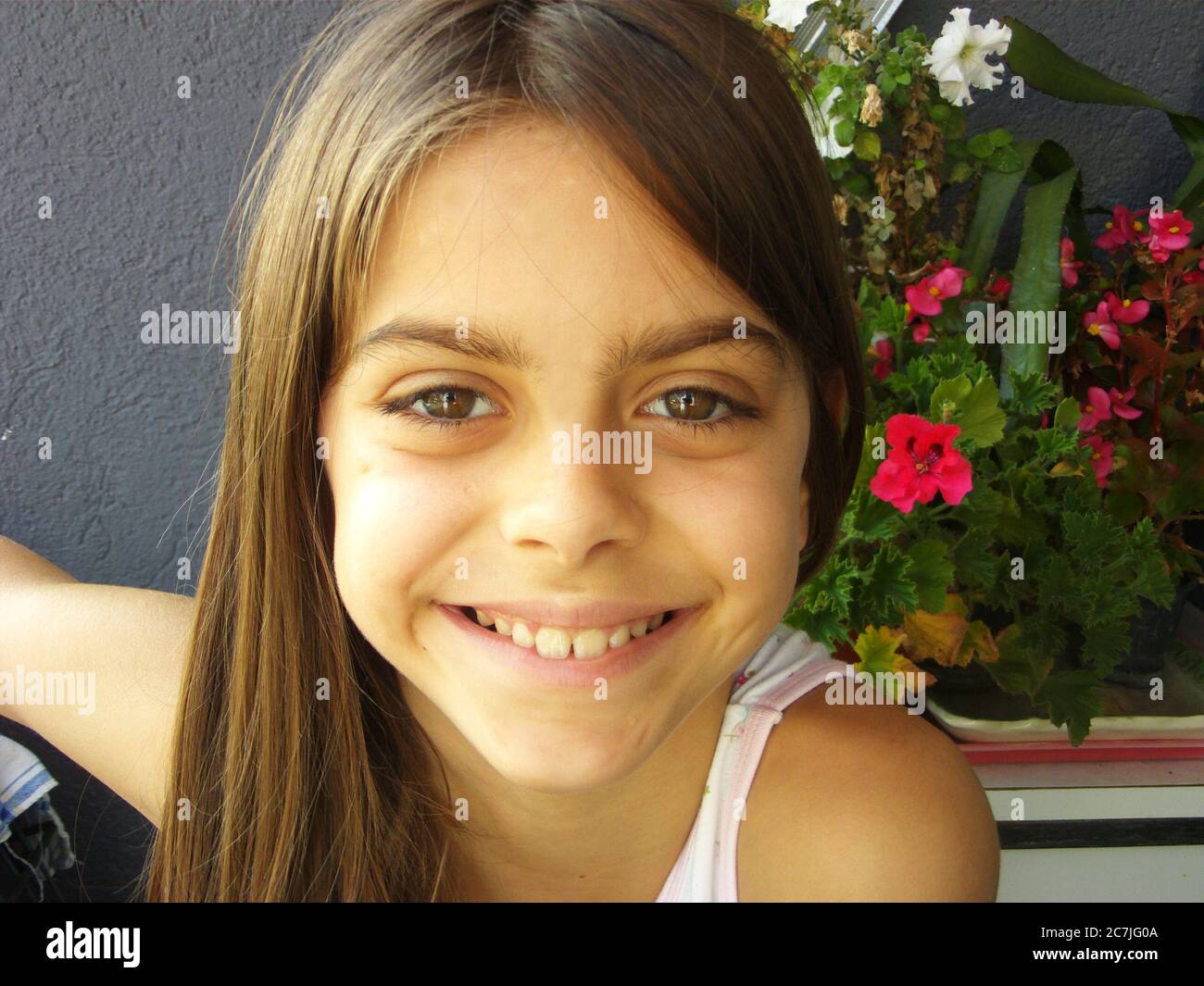 Smile looks at the camera hi-res stock photography and images - Alamy
