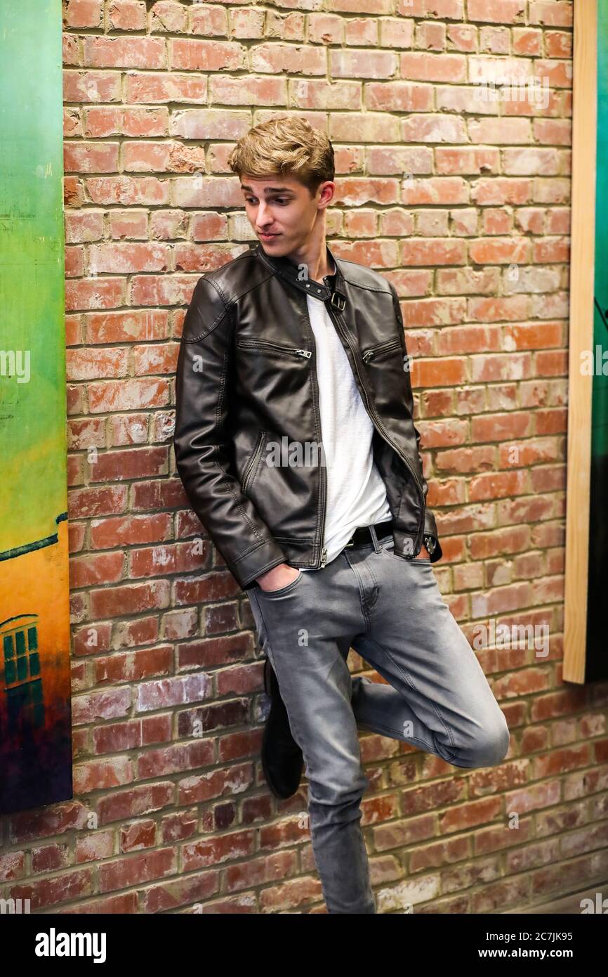 Singer coby hi-res stock photography and images - Alamy