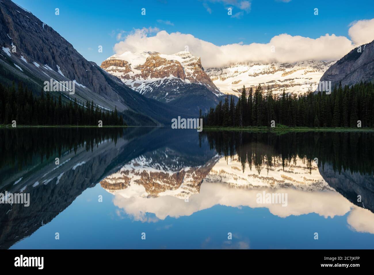 Marvel lake, alberta hi-res stock photography and images - Alamy