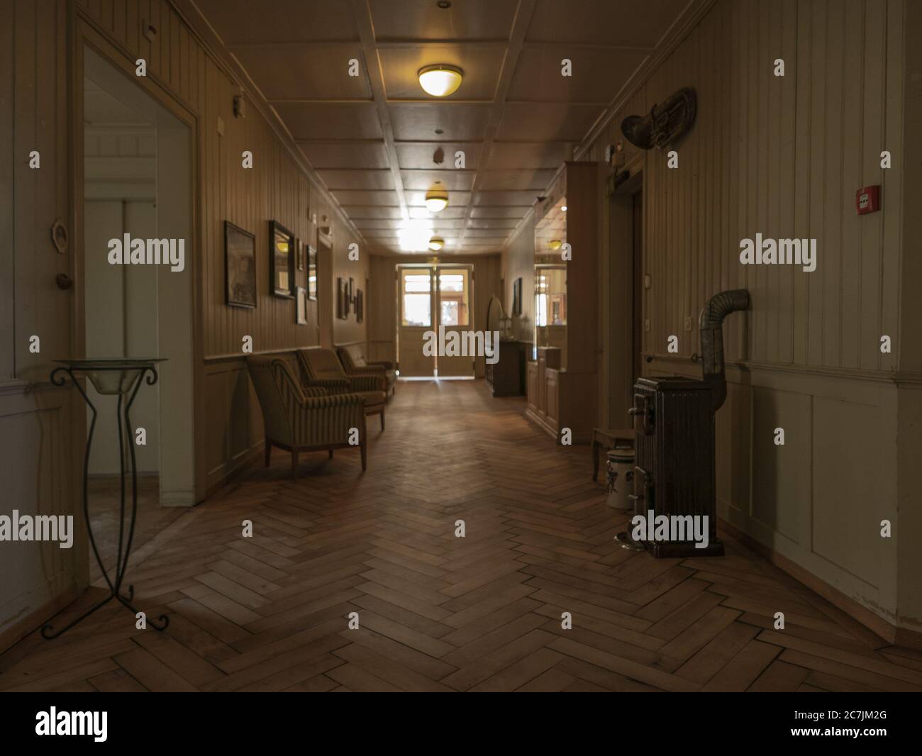 Domestic hallway and wallpaper hi-res stock photography and images - Alamy