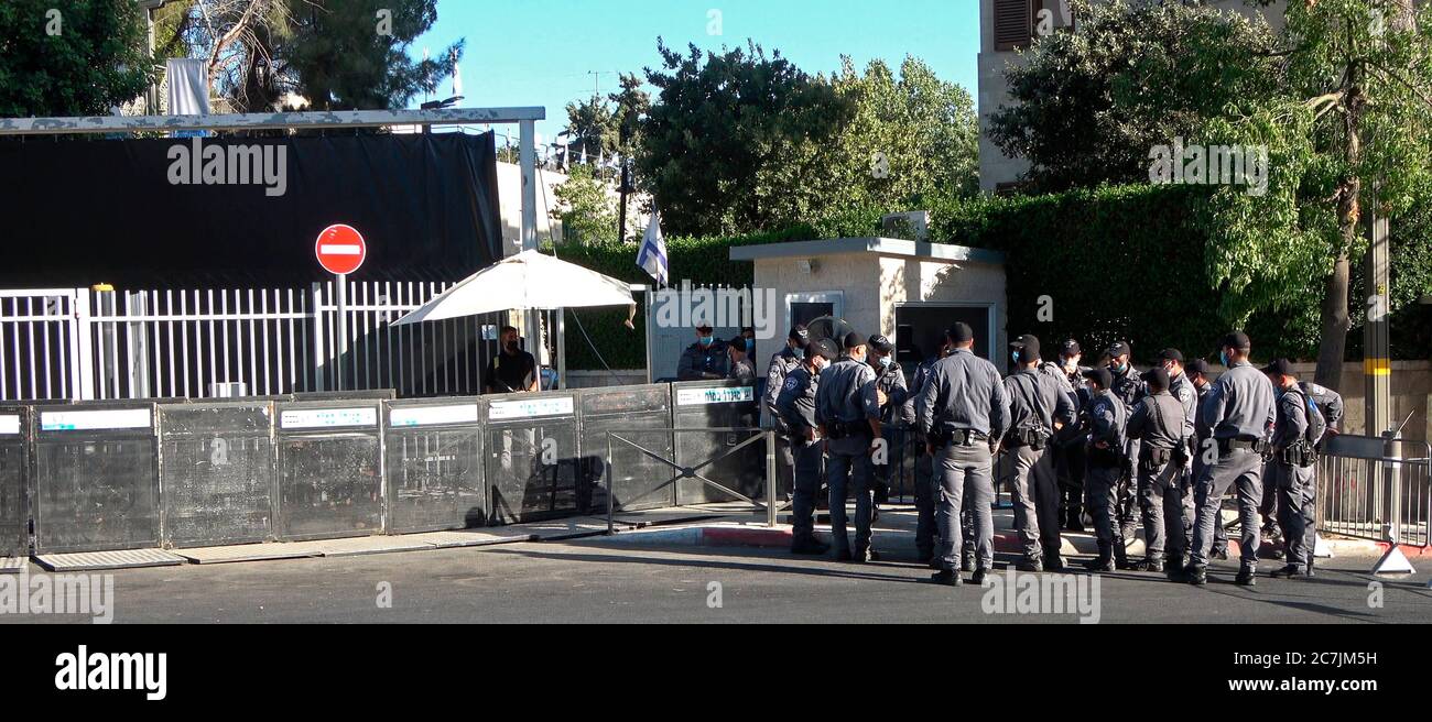 A group of Yasam Israel Police Special Patrol Unit having a brief ...