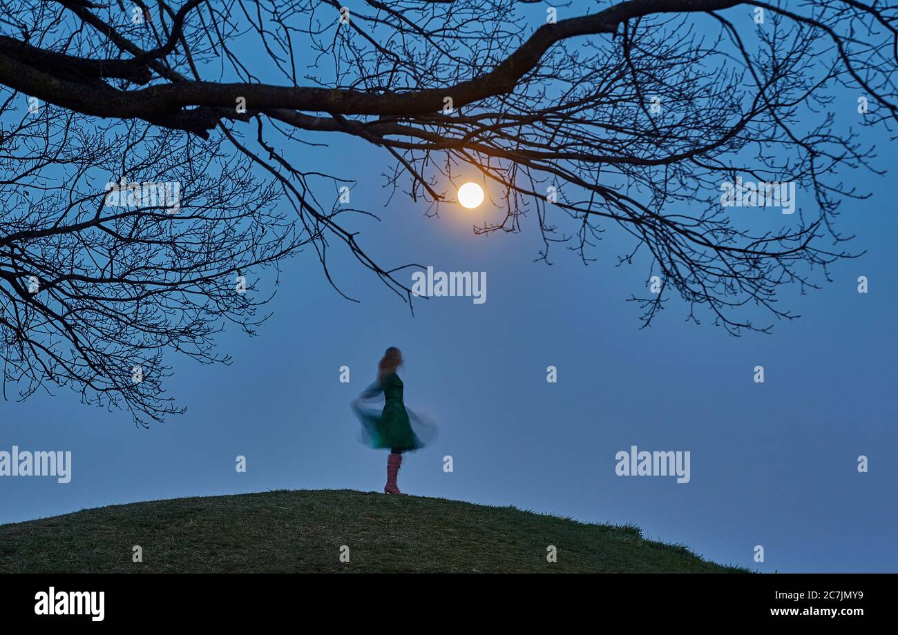 Full moon dance hi-res stock photography and images - Alamy