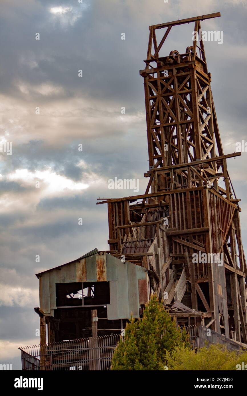 Abandoned mine building on the historic Vindicator Valley Trail in ...