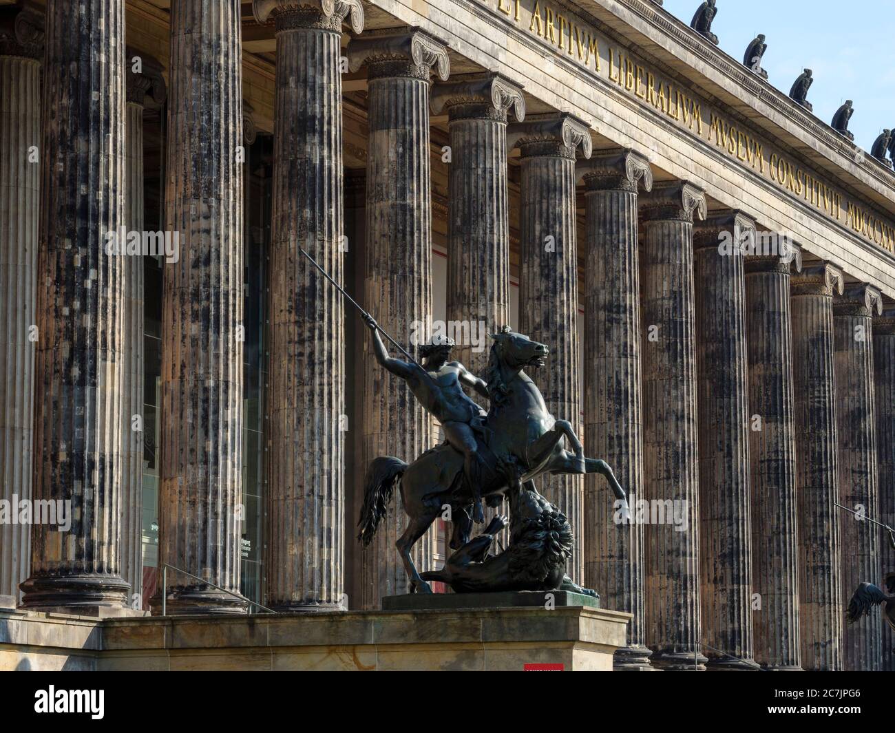 Germany berlin altes museum statue hi-res stock photography and images ...