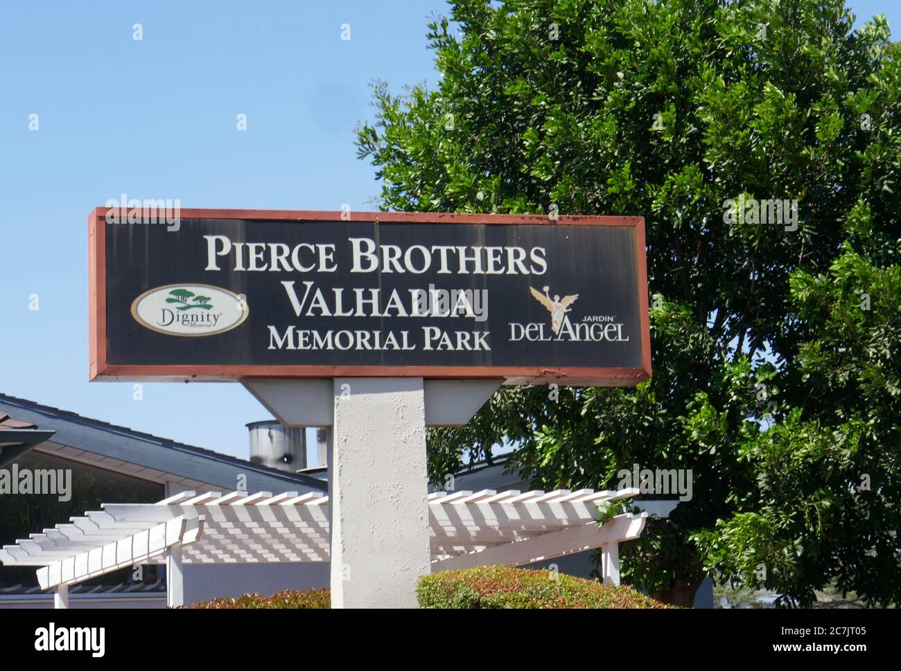 Pierce brothers valhalla memorial park cemetery hi-res stock ...