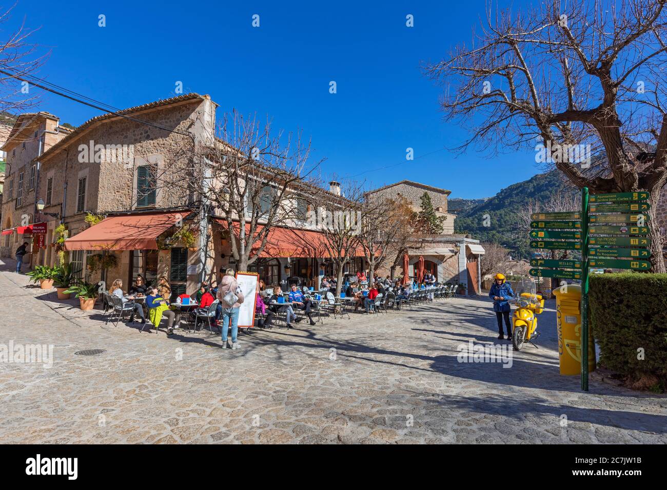 Sidewalk cafe, Café Cappuccino in Valldemossa, Mallorca island Stock ...