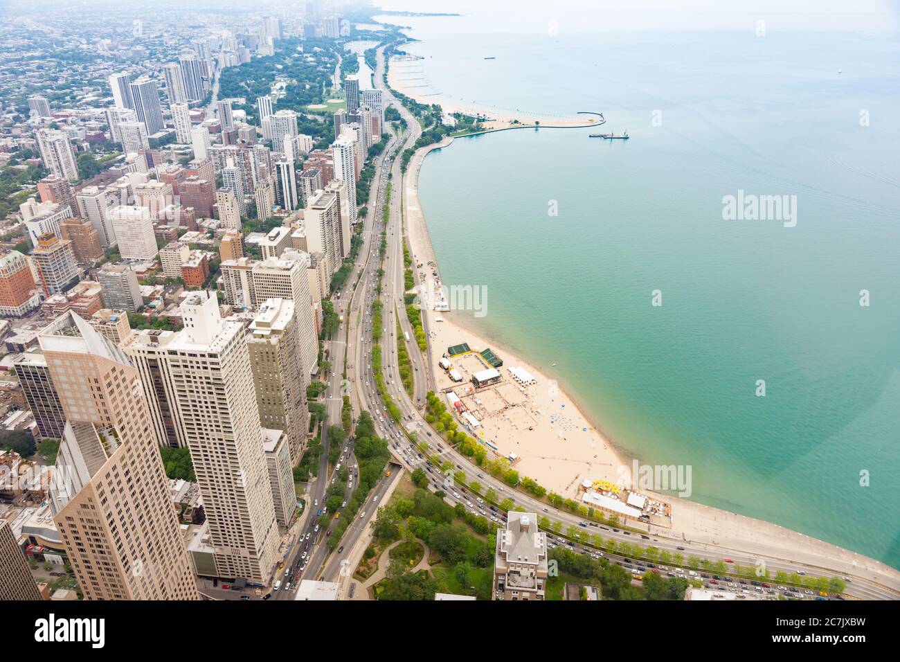 Lake and shoreline around architecture and cityscape of Chicago ...