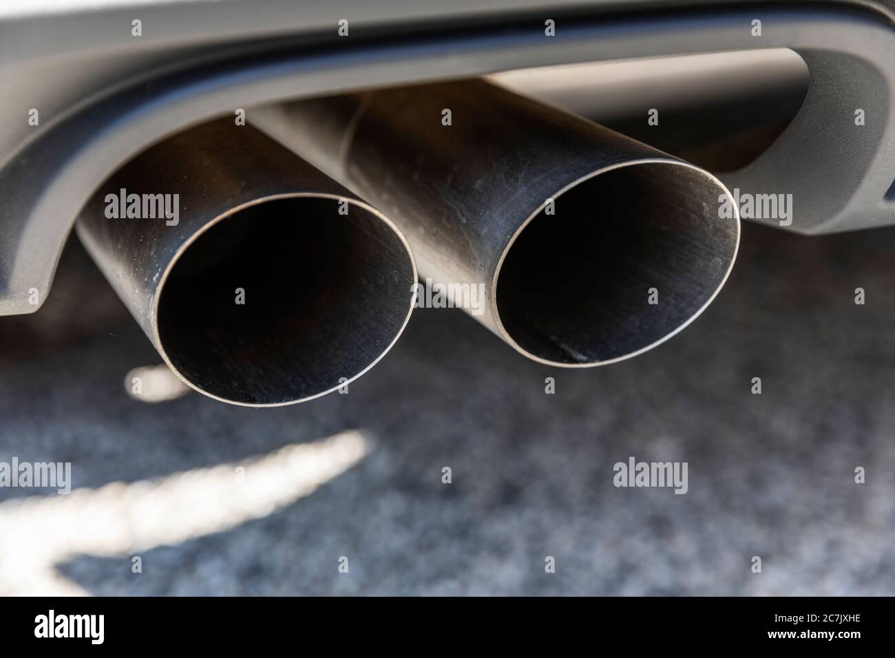 Automobile tailpipe hi-res stock photography and images - Alamy