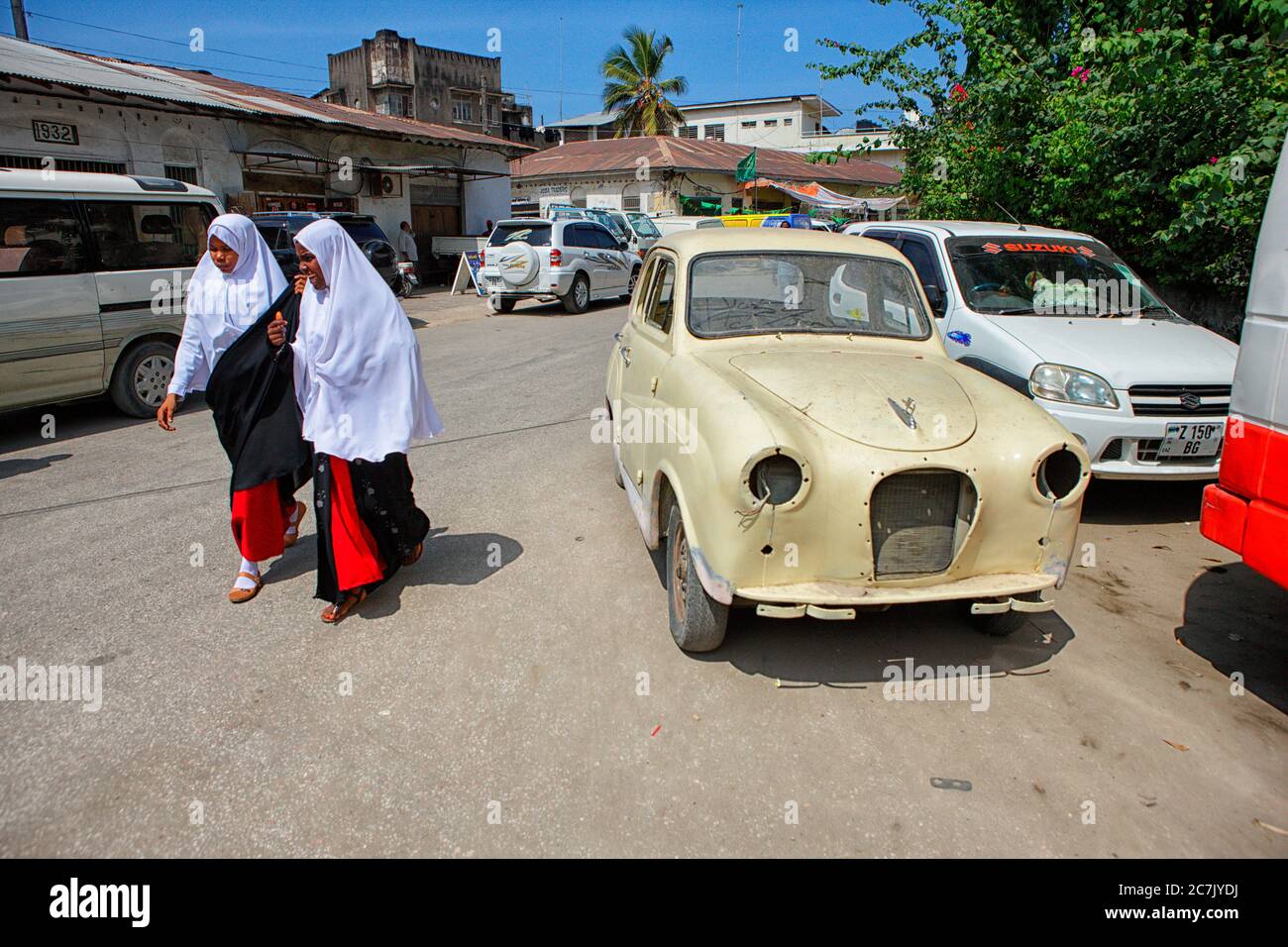 Kanga hi-res stock photography and images - Alamy