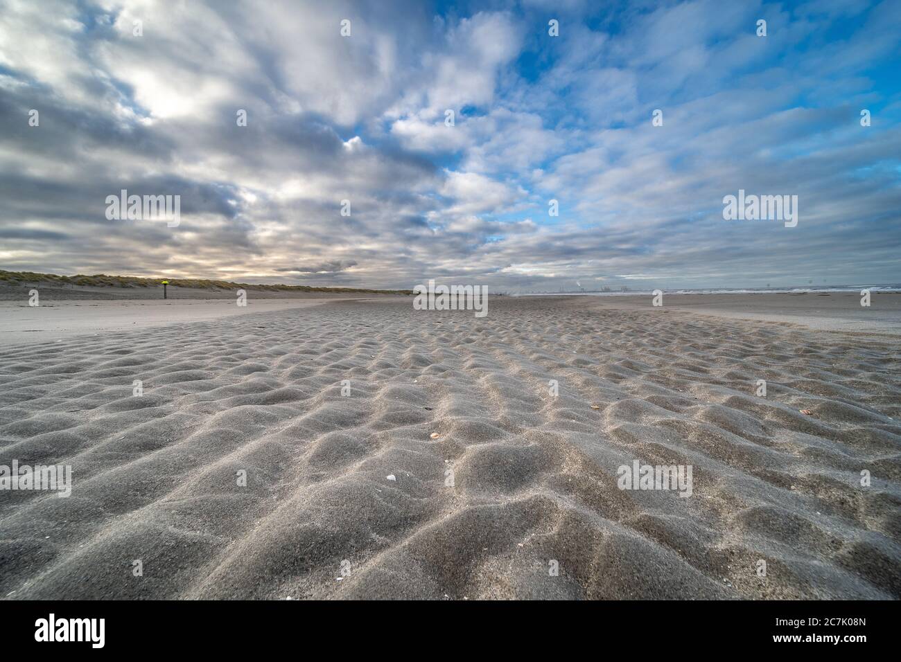 Empty sky paradise bay beach hi-res stock photography and images - Alamy