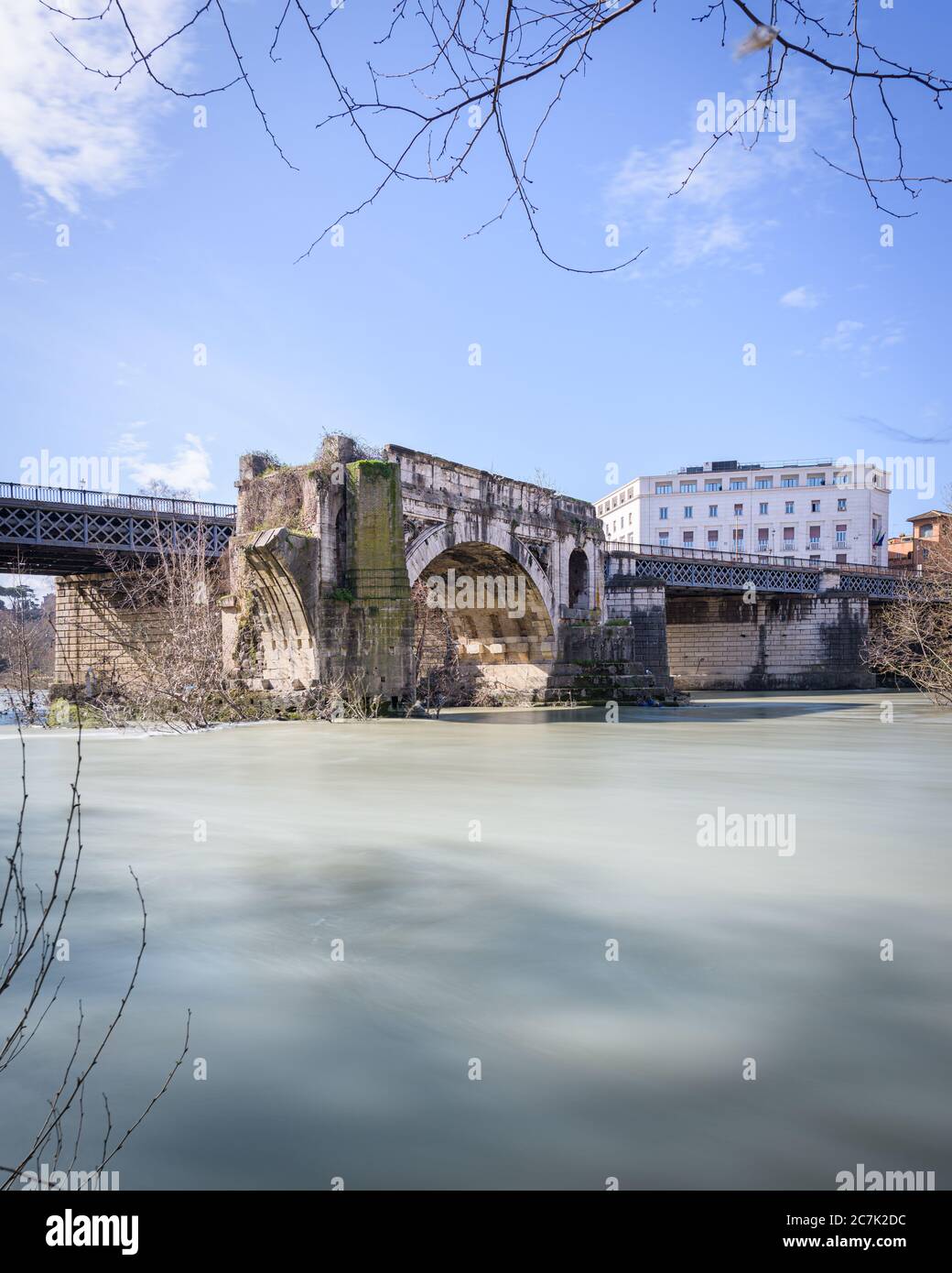Ponte rotto broken bridge rome hi-res stock photography and images - Alamy