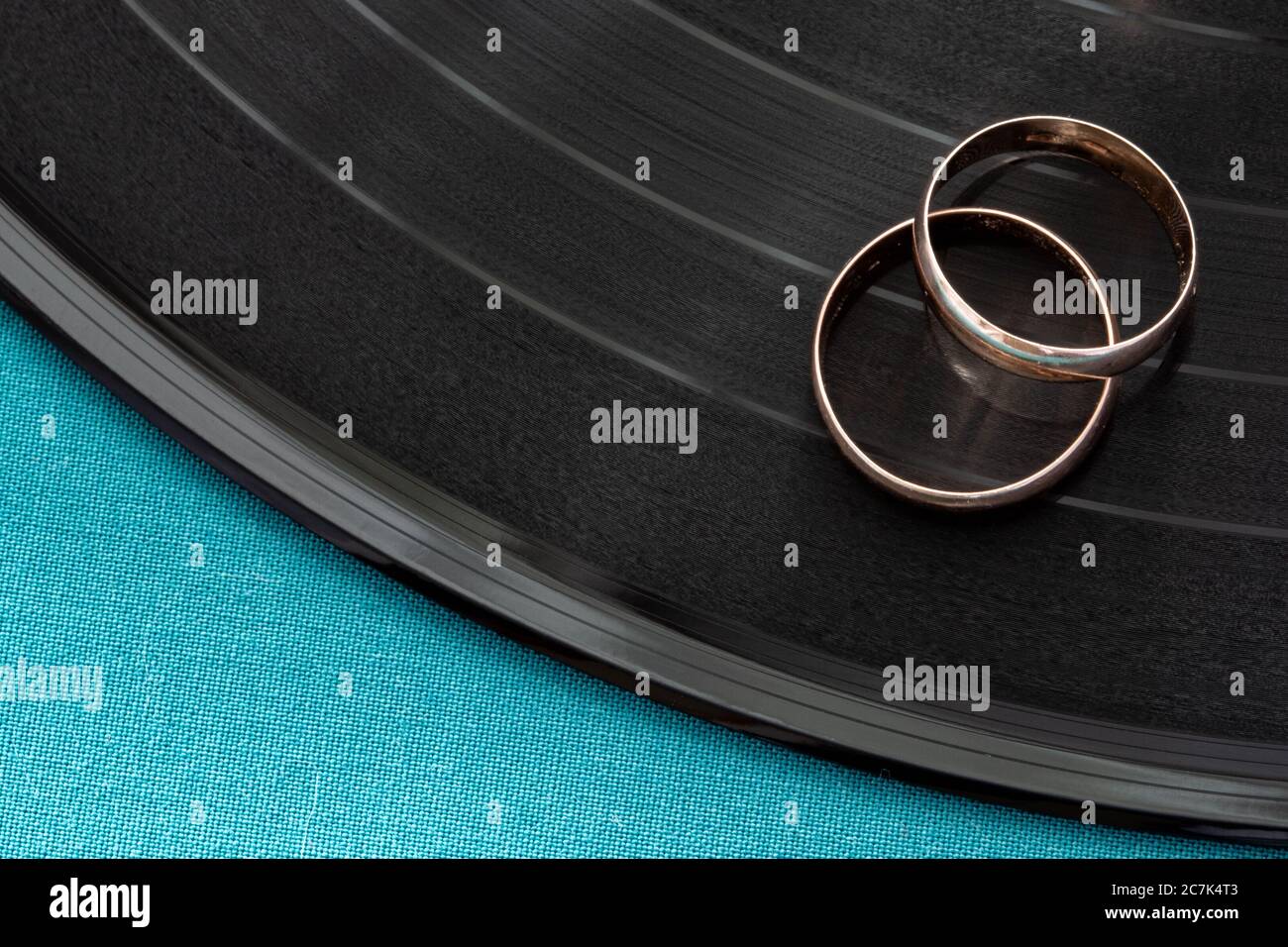 Gold vinyl record hi-res stock photography and images - Alamy