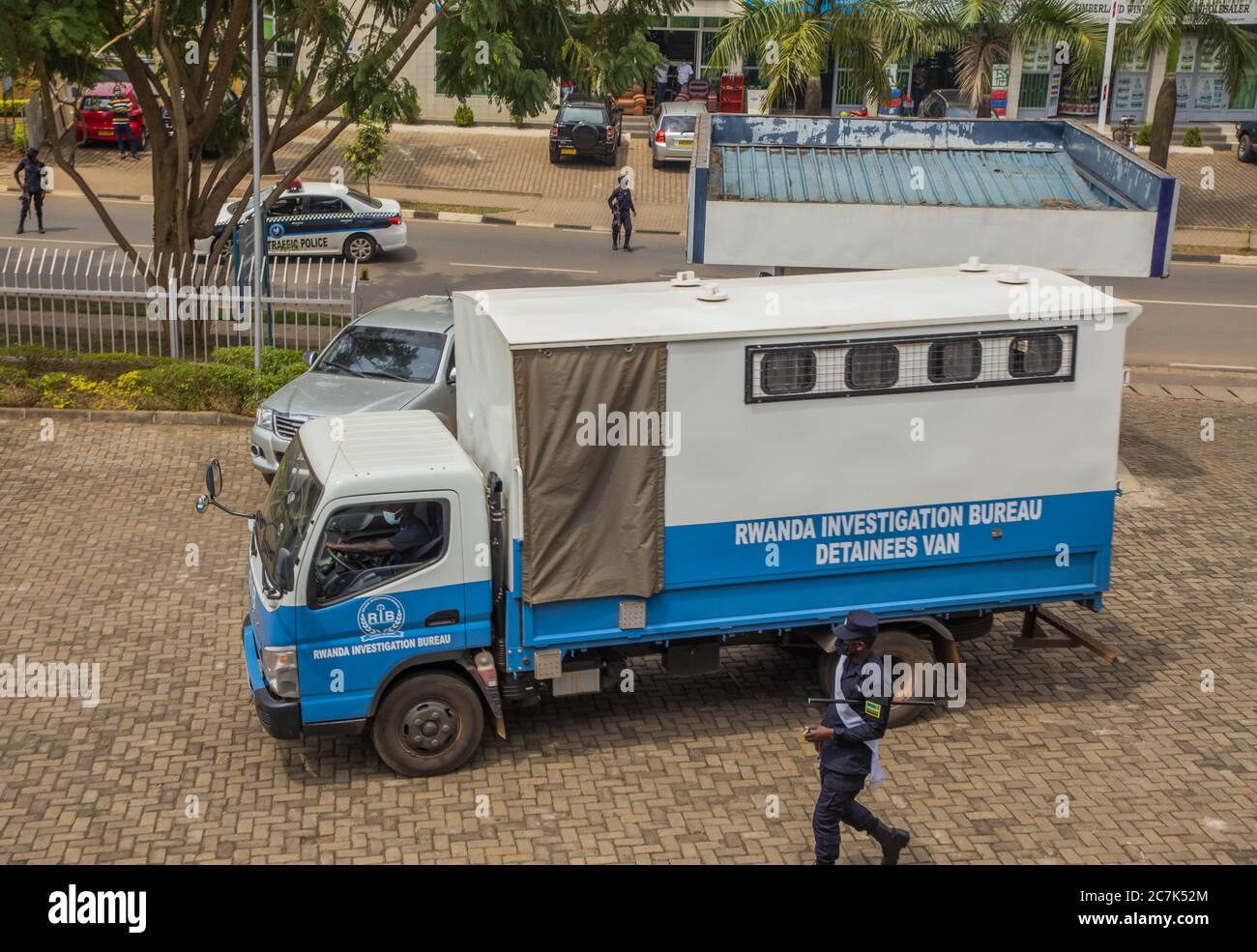 (200718) -- KIGALI, July 18, 2020 (Xinhua) -- A van carrying suspected ...