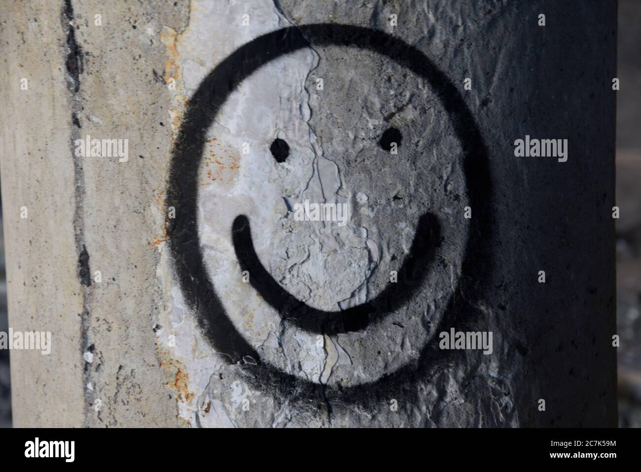 Concrete smiley hi-res stock photography and images - Alamy